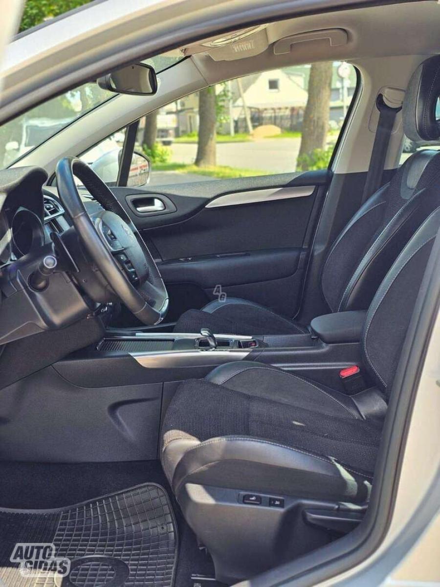 Pelēks Citroen C4 2014 Šauļi, ar dzinēja tilpumu 1.60 L un nobraukumu 74 tūkst. km par 6350 €, foto 23 vietnē AUTOMOTO.COM.LV