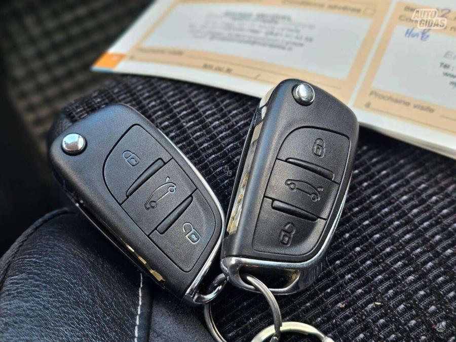 Pelēks Citroen C4 2014 Šauļi, ar dzinēja tilpumu 1.60 L un nobraukumu 74 tūkst. km par 6350 €, foto 28 vietnē AUTOMOTO.COM.LV