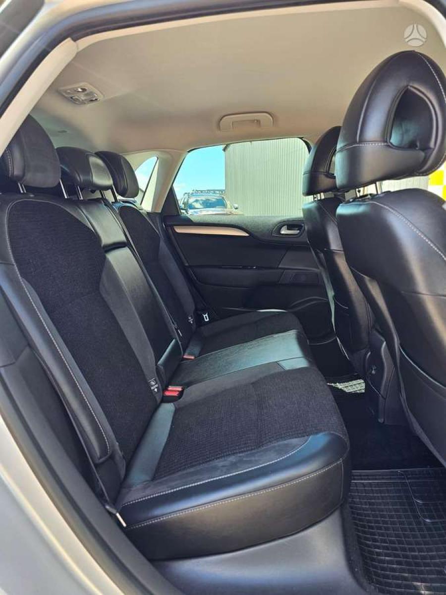 Grey Citroen C4 2014 in Siauliai, with an engine capacity of 1.60 L and mileage of 74 thousand km for 6350 €, photo 19 on AUTOMOTO.COM.LV