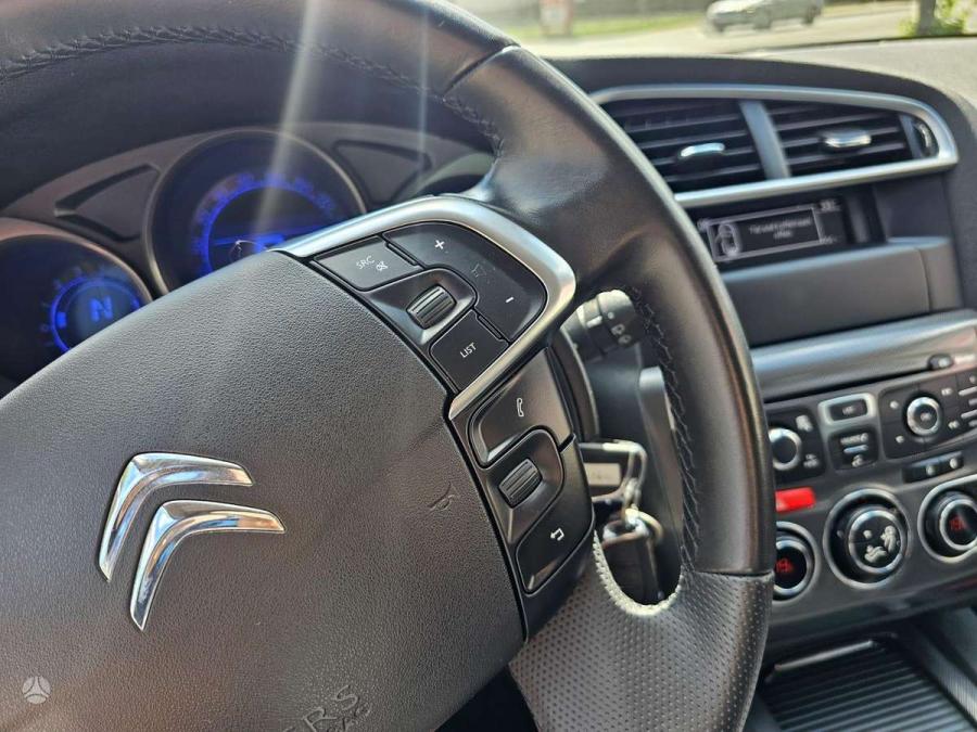 Grey Citroen C4 2014 in Siauliai, with an engine capacity of 1.60 L and mileage of 74 thousand km for 6350 €, photo 22 on AUTOMOTO.COM.LV