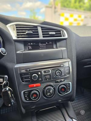 Grey Citroen C4 2014 in Siauliai, with an engine capacity of 1.60 L and mileage of 74 thousand km for 6350 €, photo 24 on AUTOMOTO.COM.LV