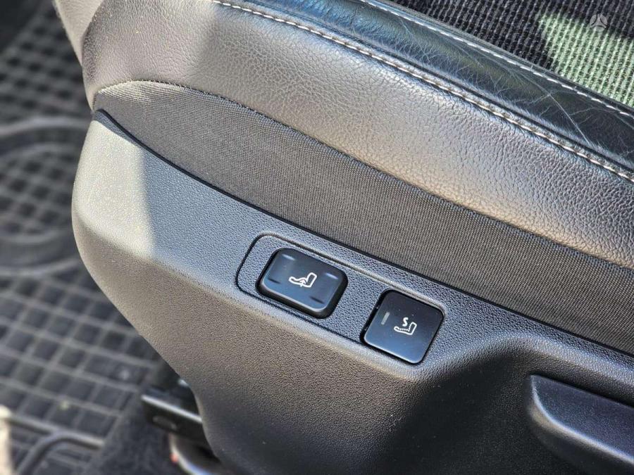 Grey Citroen C4 2014 in Siauliai, with an engine capacity of 1.60 L and mileage of 74 thousand km for 6350 €, photo 28 on AUTOMOTO.COM.LV
