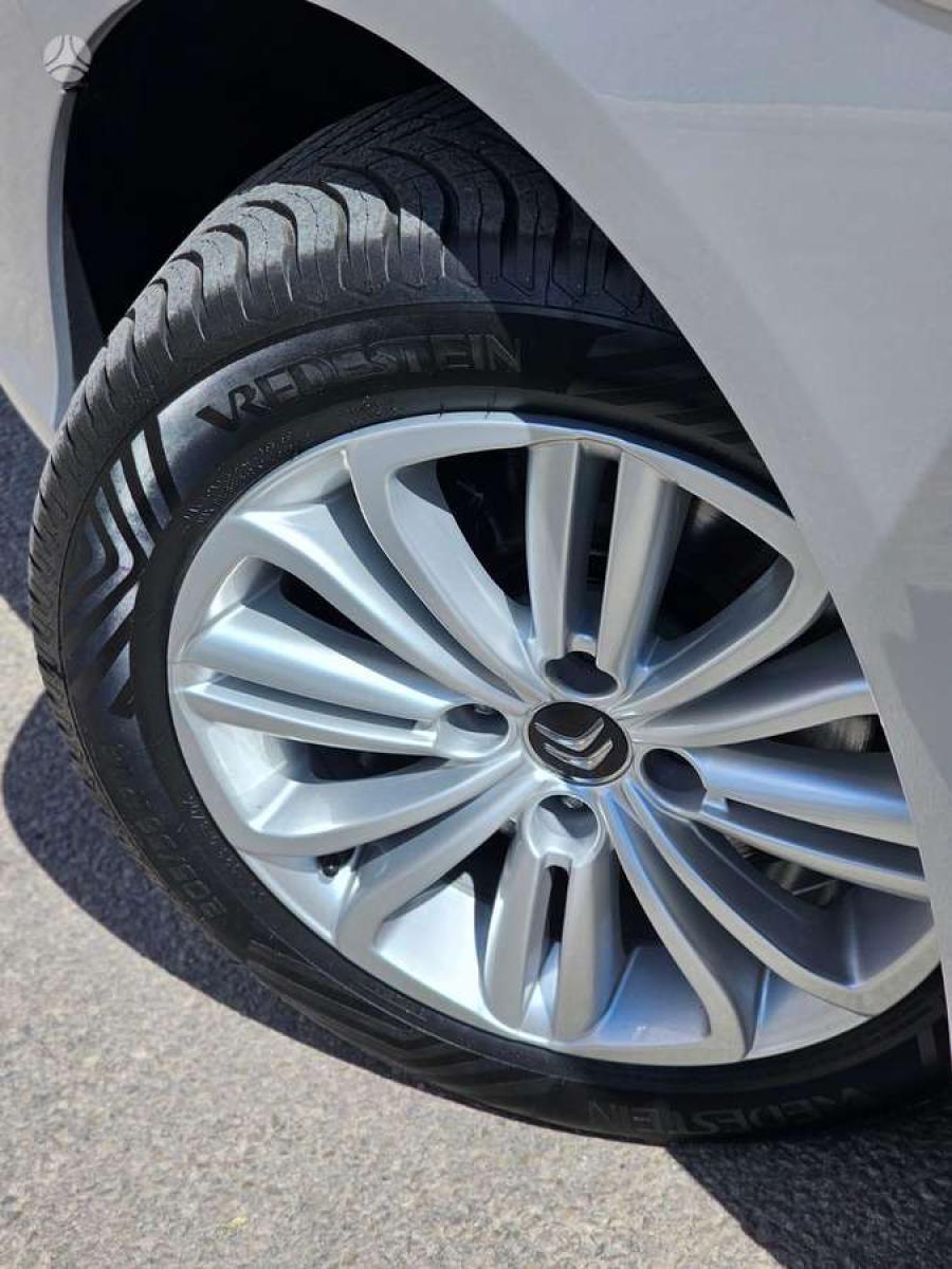 Grey Citroen C4 2014 in Siauliai, with an engine capacity of 1.60 L and mileage of 74 thousand km for 6350 €, photo 33 on AUTOMOTO.COM.LV