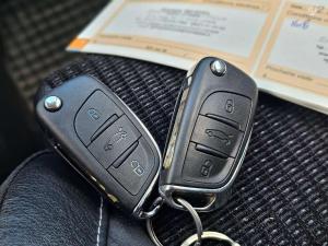 Grey Citroen C4 2014 in Siauliai, with an engine capacity of 1.60 L and mileage of 74 thousand km for 6350 €, photo 34 on AUTOMOTO.COM.LV
