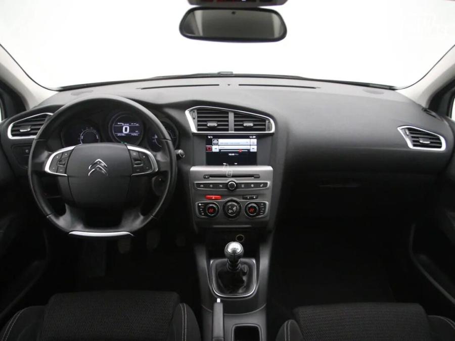 Grey Citroen C4 2015 in Vilnius, with an engine capacity of 1.20 L and mileage of 126 thousand km for 6299 €, photo 2 on AUTOMOTO.COM.LV