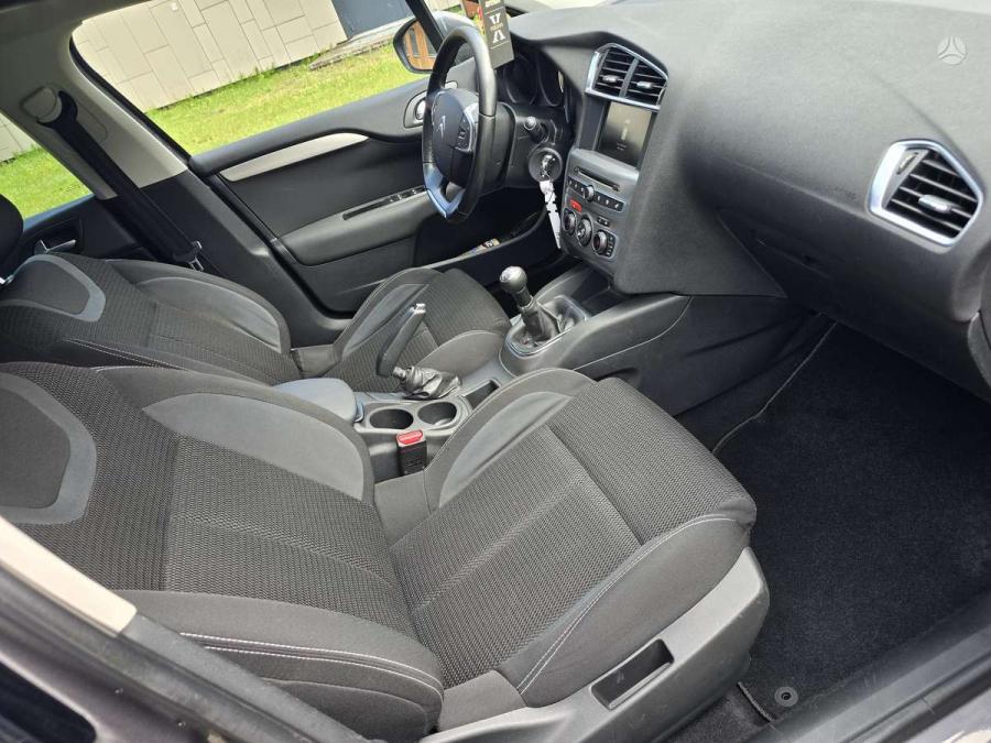 Pelēks Citroen C4 2015 Tauragė, ar dzinēja tilpumu 1.56 L un nobraukumu 189 tūkst. km par 4800 €, foto 15 vietnē AUTOMOTO.COM.LV