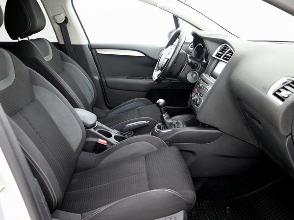 Grey Citroen C4 2015 in Tallinn, with an engine capacity of 1.20 L and mileage of 232 thousand km for 2099 €, photo 6 on AUTOMOTO.COM.LV