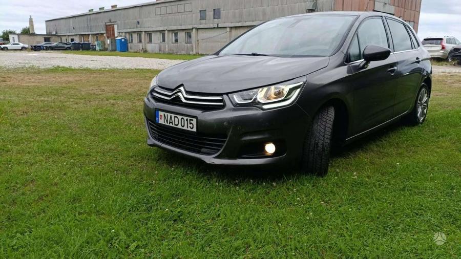 Pelēks Citroen C4 2015 Viļņa, ar dzinēja tilpumu 1.56 L un nobraukumu 326 tūkst. km par 4200 €, foto 1 vietnē AUTOMOTO.COM.LV