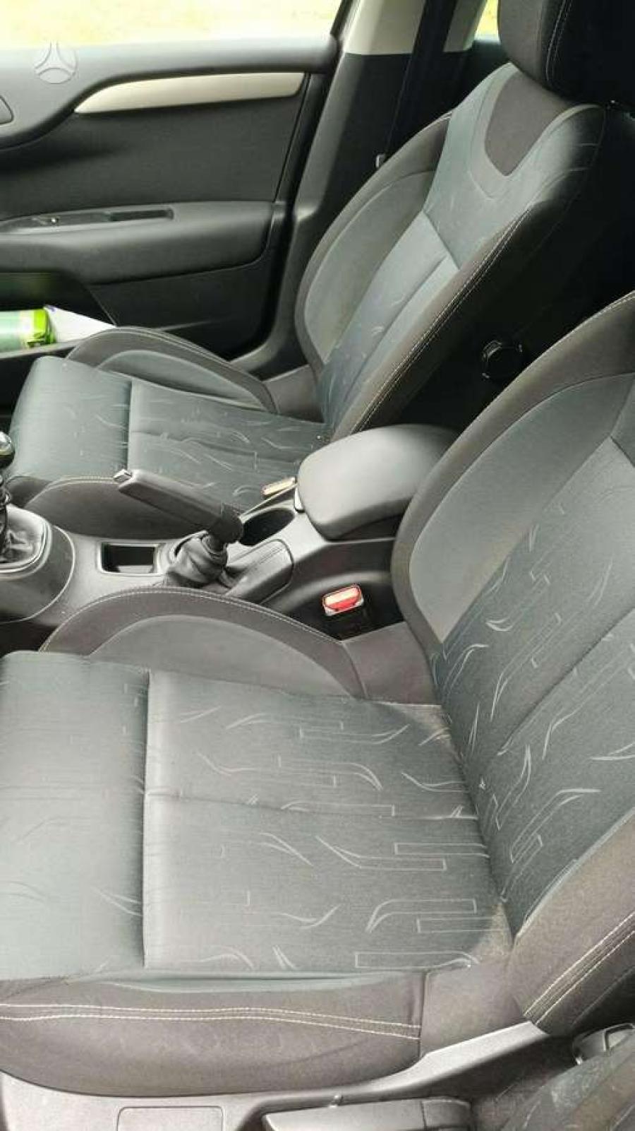 Pelēks Citroen C4 2015 Viļņa, ar dzinēja tilpumu 1.56 L un nobraukumu 326 tūkst. km par 4200 €, foto 7 vietnē AUTOMOTO.COM.LV