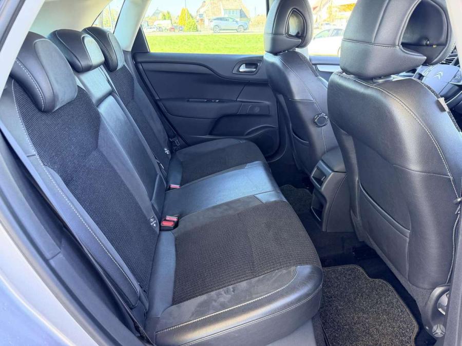 Grey Citroen C4 2015 in Taurage, with an engine capacity of 1.56 L and mileage of 190 thousand km for 4199 €, photo 30 on AUTOMOTO.COM.LV