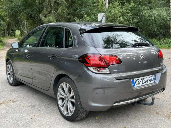 Grey Citroen C4 2015 in Taurage, with an engine capacity of 2.00 L and mileage of 220 thousand km for 5250 €, photo 6 on AUTOMOTO.COM.LV