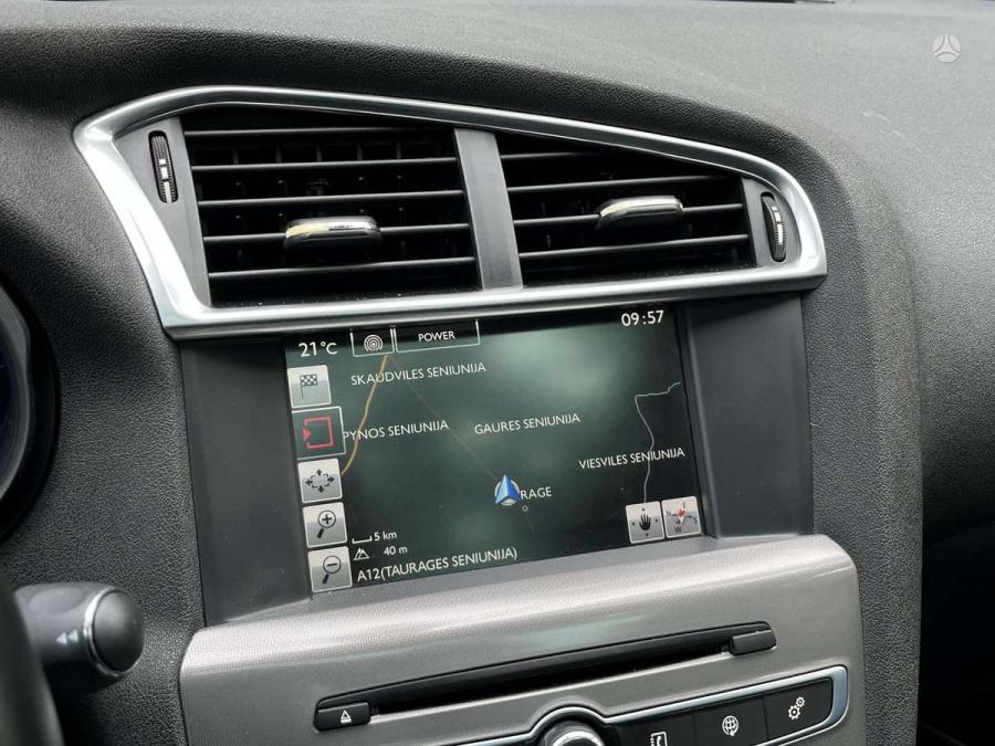 Grey Citroen C4 2015 in Taurage, with an engine capacity of 2.00 L and mileage of 220 thousand km for 5250 €, photo 23 on AUTOMOTO.COM.LV
