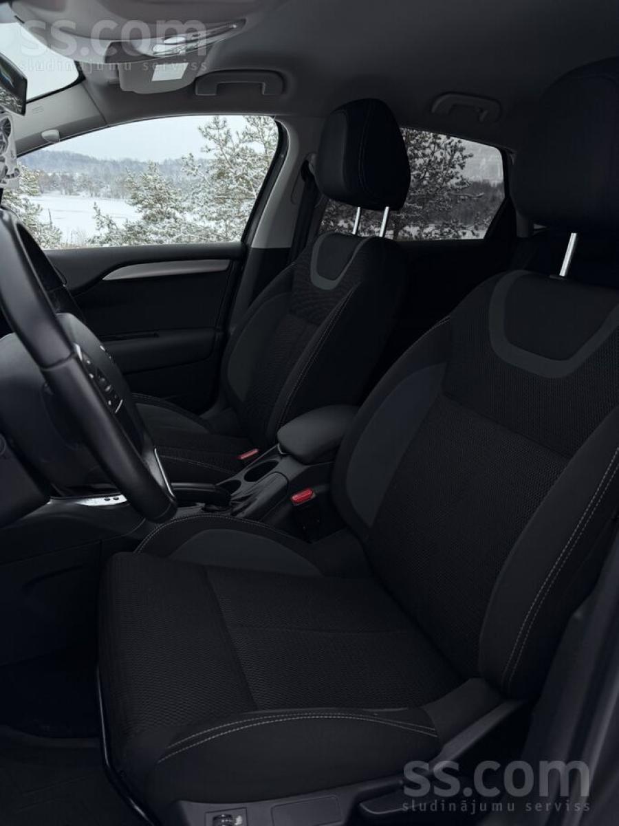 Pelēks Citroen C4 2016 Daugavpils, ar dzinēja tilpumu 1.60 L un nobraukumu 256 tūkst. km par 6350 €, foto 12 vietnē AUTOMOTO.COM.LV