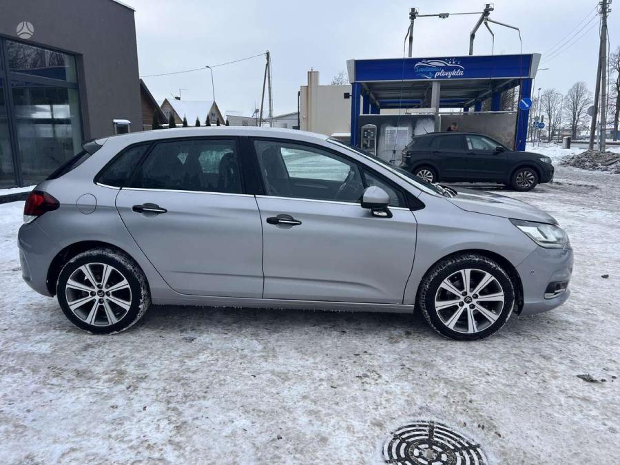 Grey Citroen C4 2017 in Taurage, with an engine capacity of 1.20 L and mileage of 104 thousand km for 4450 €, photo 5 on AUTOMOTO.COM.LV