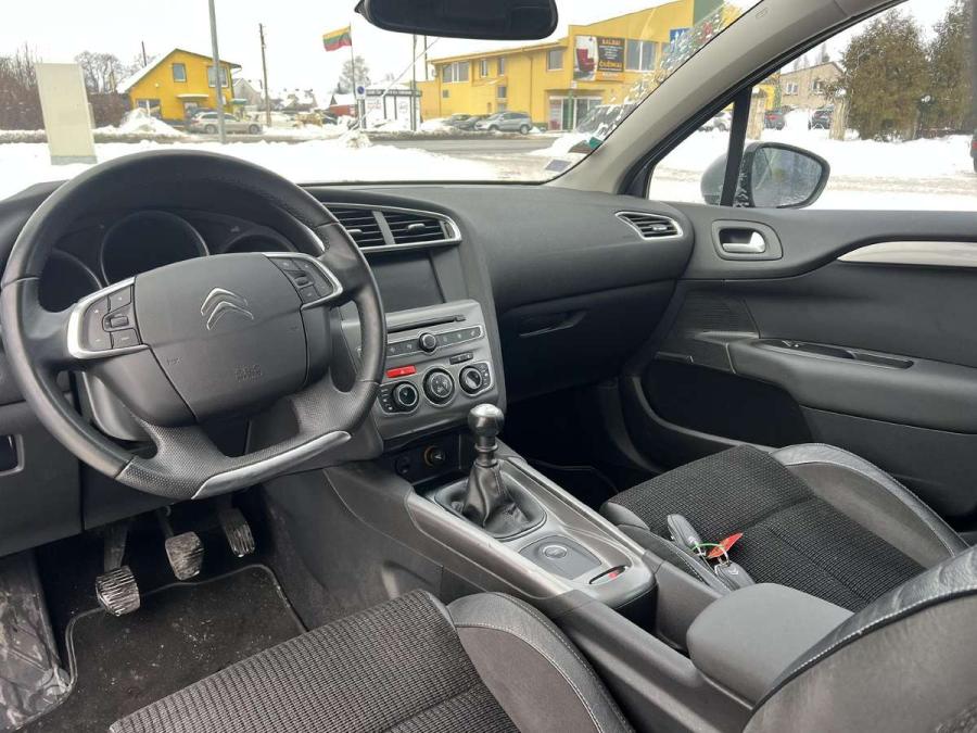 Grey Citroen C4 2017 in Taurage, with an engine capacity of 1.20 L and mileage of 104 thousand km for 4450 €, photo 20 on AUTOMOTO.COM.LV