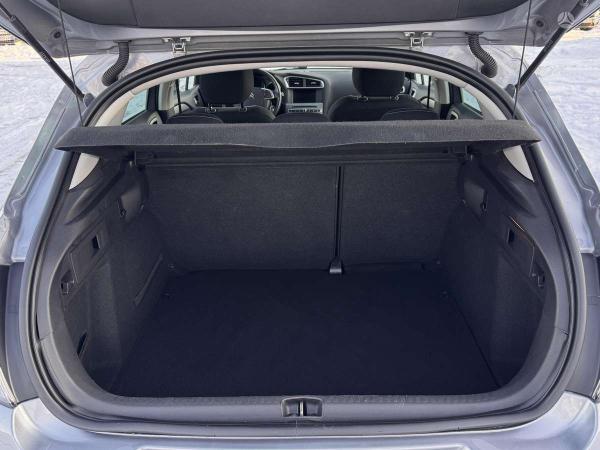 Pelēks Citroen C4 2017 Tauragė, ar dzinēja tilpumu 1.56 L un nobraukumu 106 tūkst. km par 7300 €, foto 11 vietnē AUTOMOTO.COM.LV