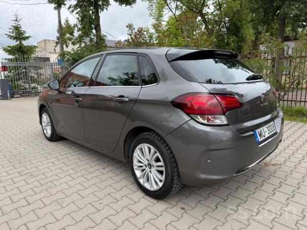 Grey Citroen C4 2017 in Riga, with an engine capacity of 1.60 L and mileage of 257 thousand km for 4995 €, photo 2 on AUTOMOTO.COM.LV
