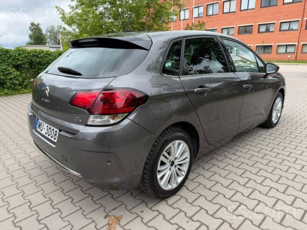 Grey Citroen C4 2017 in Riga, with an engine capacity of 1.60 L and mileage of 257 thousand km for 4995 €, photo 3 on AUTOMOTO.COM.LV