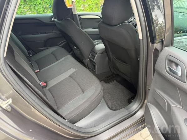 Grey Citroen C4 2017 in Riga, with an engine capacity of 1.60 L and mileage of 257 thousand km for 4995 €, photo 8 on AUTOMOTO.COM.LV