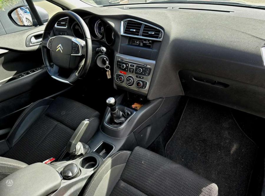 Grey Citroen C4 2017 in Taurage, with an engine capacity of 1.20 L and mileage of 58 thousand km for 3000 €, photo 21 on AUTOMOTO.COM.LV