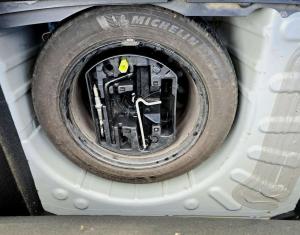 Grey Citroen C4 2017 in Taurage, with an engine capacity of 1.20 L and mileage of 58 thousand km for 3000 €, photo 25 on AUTOMOTO.COM.LV