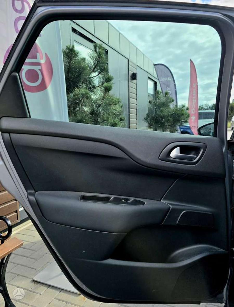 Grey Citroen C4 2017 in Taurage, with an engine capacity of 1.20 L and mileage of 58 thousand km for 3000 €, photo 28 on AUTOMOTO.COM.LV