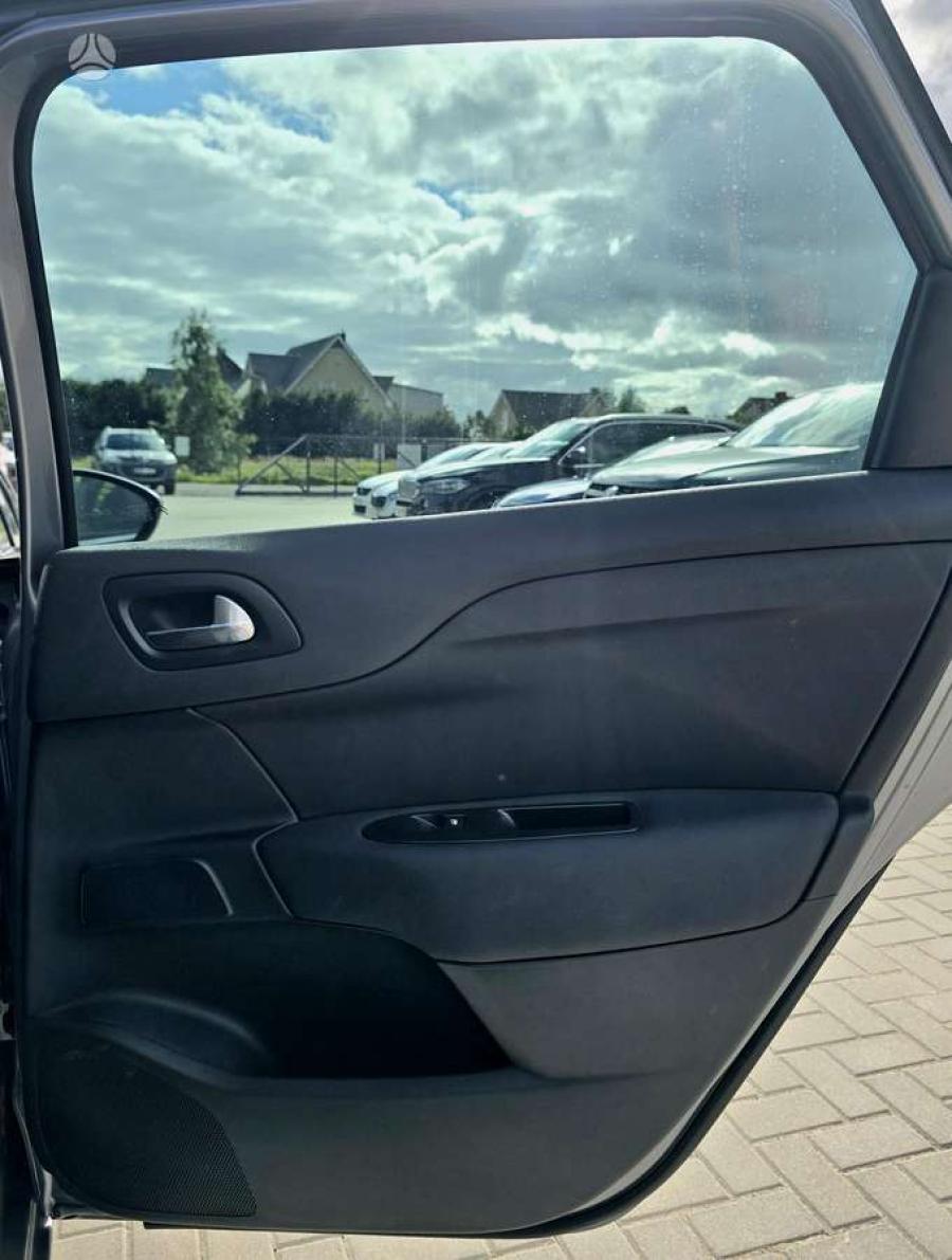 Grey Citroen C4 2017 in Taurage, with an engine capacity of 1.20 L and mileage of 58 thousand km for 3000 €, photo 29 on AUTOMOTO.COM.LV