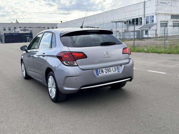 Pelēks Citroen C4 2017 Panevēža, ar dzinēja tilpumu 1.20 L un nobraukumu 112 tūkst. km par 6990 €, foto 7 vietnē AUTOMOTO.COM.LV