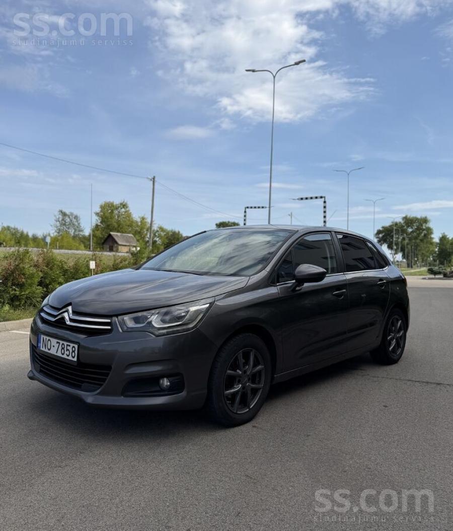 Grey Citroen C4 2017 in Daugavpils, with an engine capacity of 1.60 L and mileage of 270 thousand km for 4950 €, photo 3 on AUTOMOTO.COM.LV