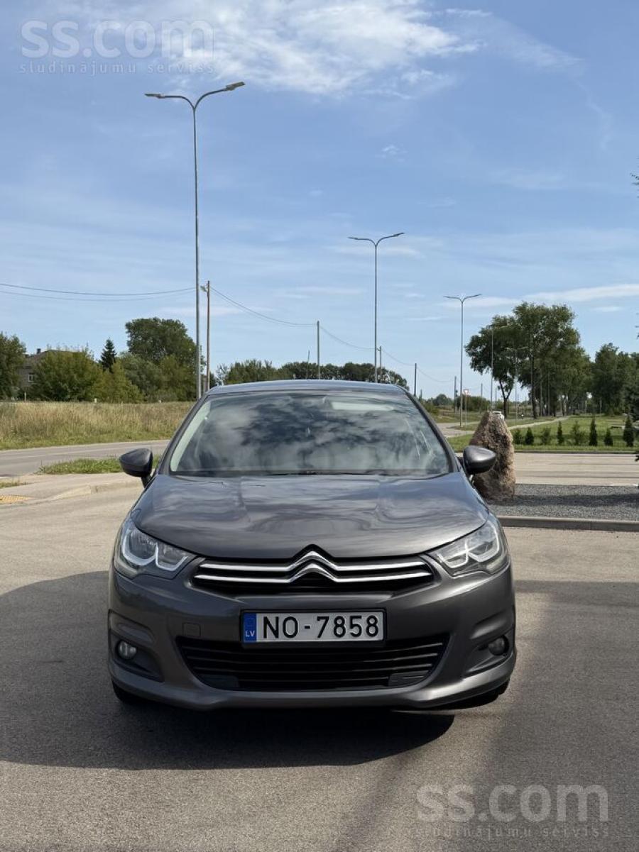 Grey Citroen C4 2017 in Daugavpils, with an engine capacity of 1.60 L and mileage of 270 thousand km for 4950 €, photo 4 on AUTOMOTO.COM.LV