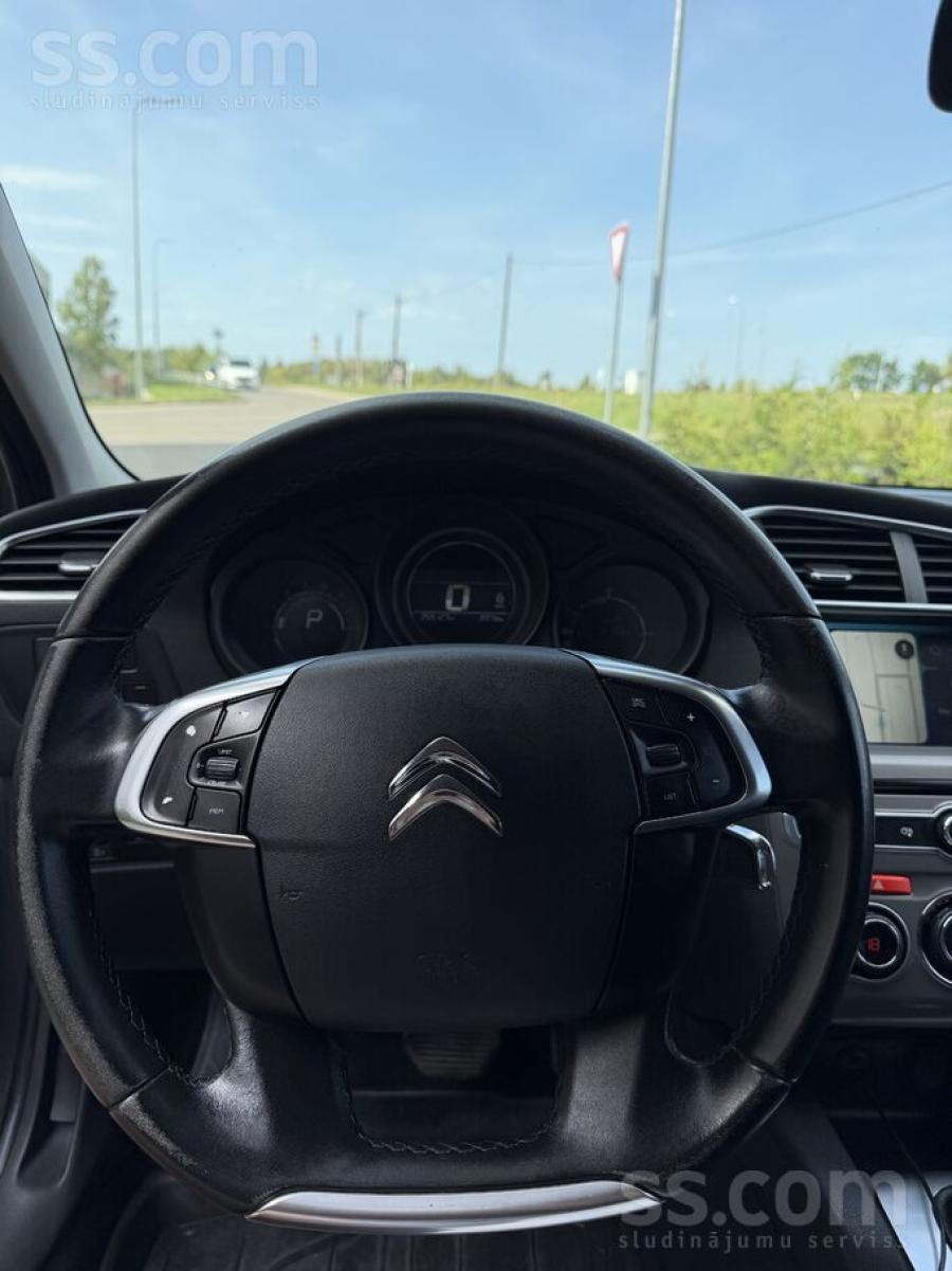 Grey Citroen C4 2017 in Daugavpils, with an engine capacity of 1.60 L and mileage of 270 thousand km for 4950 €, photo 6 on AUTOMOTO.COM.LV