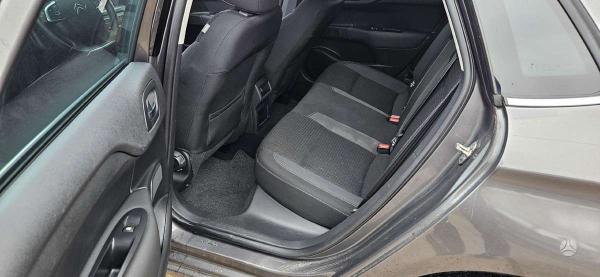 Grey Citroen C4 2018 in Taurage, with an engine capacity of 1.20 L and mileage of 163 thousand km for 4950 €, photo 11 on AUTOMOTO.COM.LV