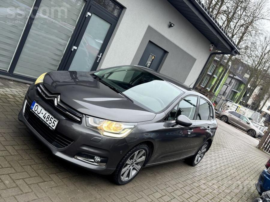 Grey Citroen C4 2018 in Riga, with an engine capacity of 1.20 L and mileage of 167 thousand km for 7400 €, photo 7 on AUTOMOTO.COM.LV