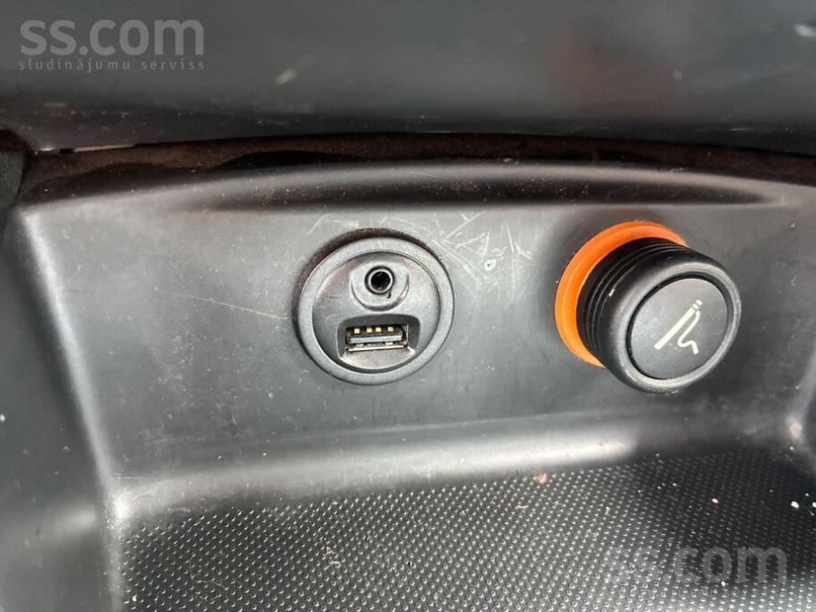 Pelēks Citroen C4 2018 Rīga, ar dzinēja tilpumu 1.60 L un nobraukumu 216 tūkst. km par 5750 €, foto 17 vietnē AUTOMOTO.COM.LV