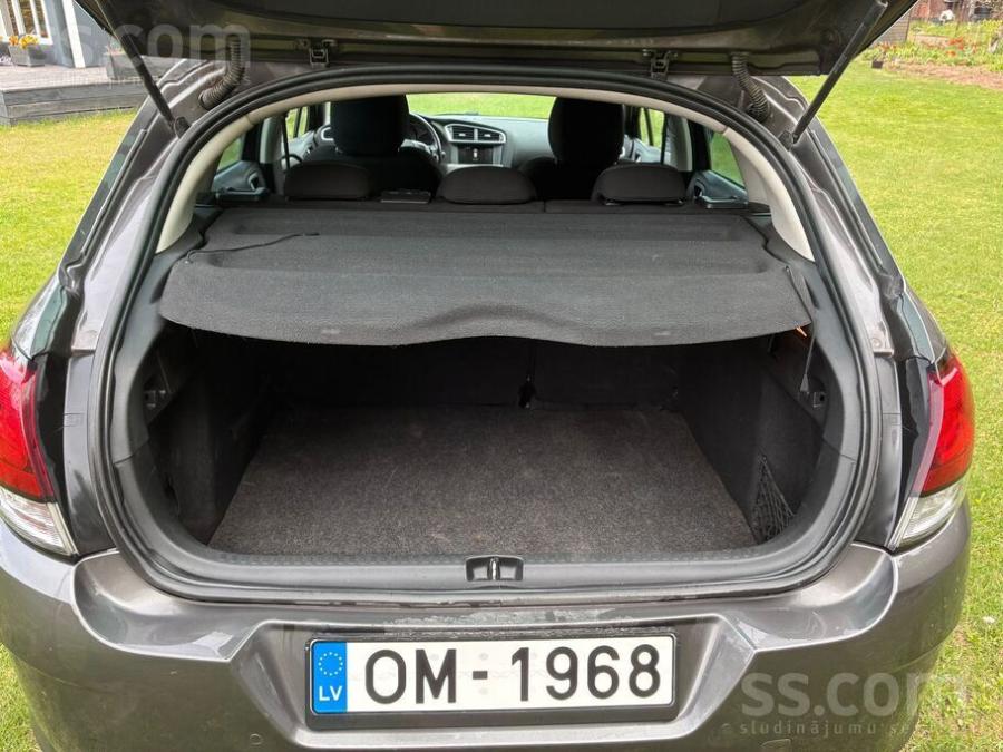 Pelēks Citroen C4 2018 Rīga, ar dzinēja tilpumu 1.60 L un nobraukumu 216 tūkst. km par 5750 €, foto 20 vietnē AUTOMOTO.COM.LV