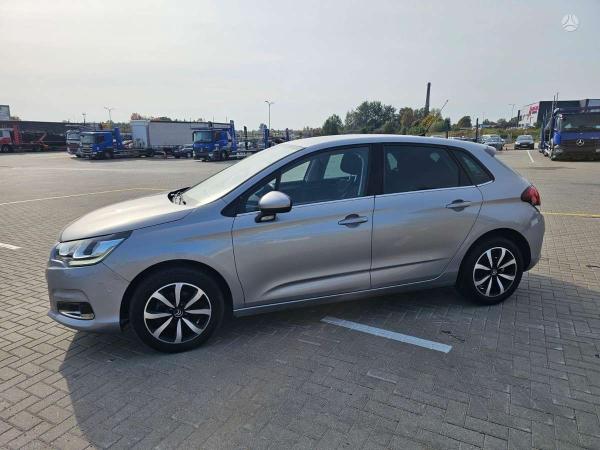 Pelēks Citroen C4 2018 Jurbarkas, ar dzinēja tilpumu 1.20 L un nobraukumu 210 tūkst. km par 4000 €, foto 1 vietnē AUTOMOTO.COM.LV
