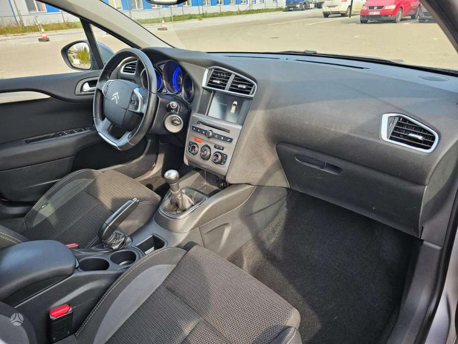 Pelēks Citroen C4 2018 Jurbarkas, ar dzinēja tilpumu 1.20 L un nobraukumu 210 tūkst. km par 4000 €, foto 13 vietnē AUTOMOTO.COM.LV
