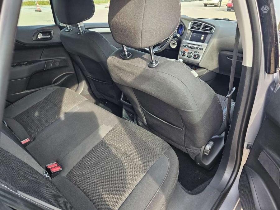 Pelēks Citroen C4 2018 Jurbarkas, ar dzinēja tilpumu 1.20 L un nobraukumu 210 tūkst. km par 4000 €, foto 14 vietnē AUTOMOTO.COM.LV