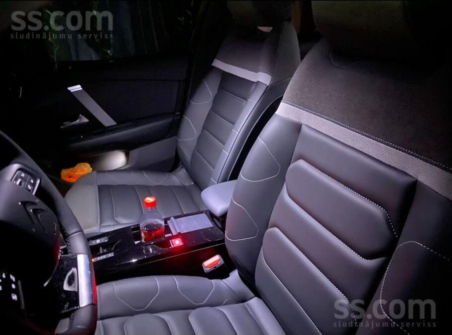Grey Citroen C4 2021 in Riga, with an engine capacity of 1.50 L and mileage of 97 thousand km for 10500 €, photo 3 on AUTOMOTO.COM.LV