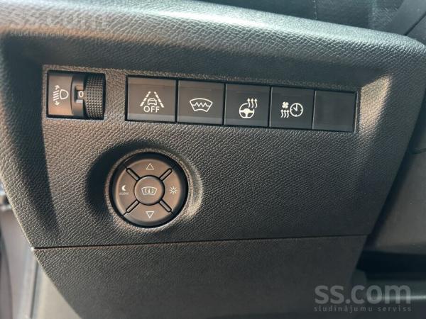 Pelēks Citroen C4 2021 Rīga, ar dzinēja tilpumu 1.60 L un nobraukumu 117 tūkst. km par 16650 €, foto 10 vietnē AUTOMOTO.COM.LV
