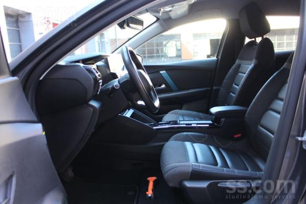Grey Citroen C4 2021 in Riga, with an engine capacity of 1.60 L and mileage of 77 thousand km for 17490 €, photo 8 on AUTOMOTO.COM.LV