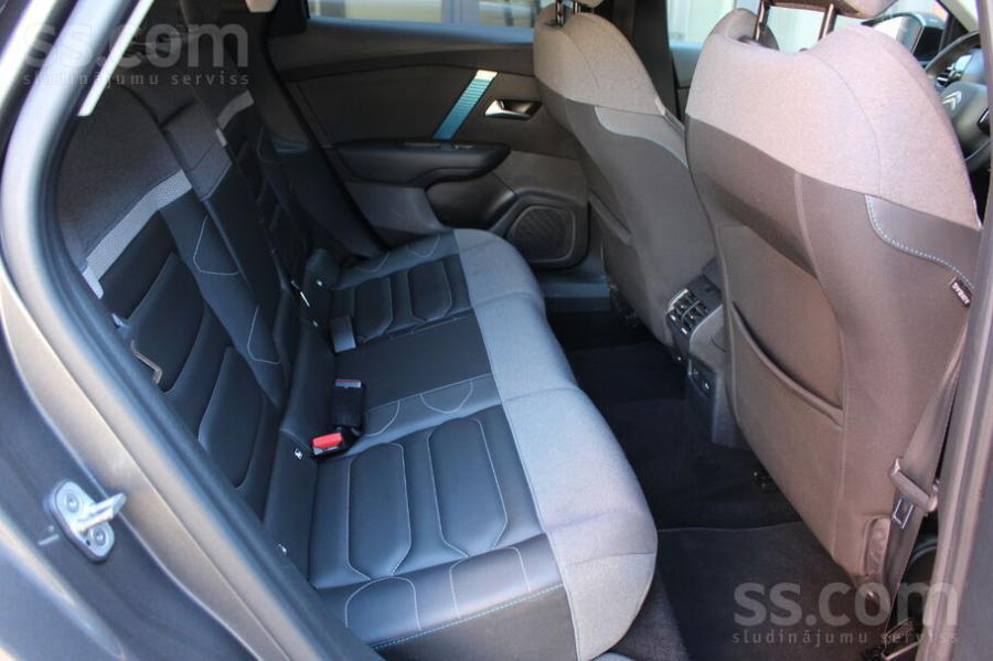 Grey Citroen C4 2021 in Riga, with an engine capacity of 1.60 L and mileage of 77 thousand km for 17490 €, photo 17 on AUTOMOTO.COM.LV