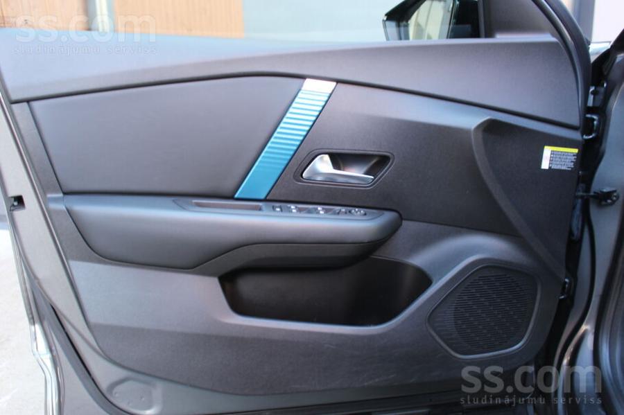 Grey Citroen C4 2021 in Riga, with an engine capacity of 1.60 L and mileage of 77 thousand km for 17490 €, photo 32 on AUTOMOTO.COM.LV
