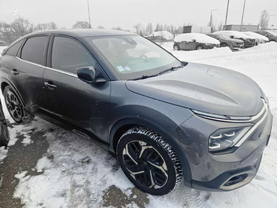 Grey Citroen C4 2022 in Vilnius, with an engine capacity of 1.20 L and mileage of 156 thousand km for 11500 €, photo 5 on AUTOMOTO.COM.LV
