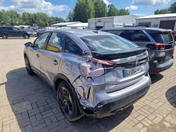 Grey Citroen C4 2022 in Kaunas, with an engine capacity of 1.20 L and mileage of 74 thousand km for 9200 €, photo 4 on AUTOMOTO.COM.LV