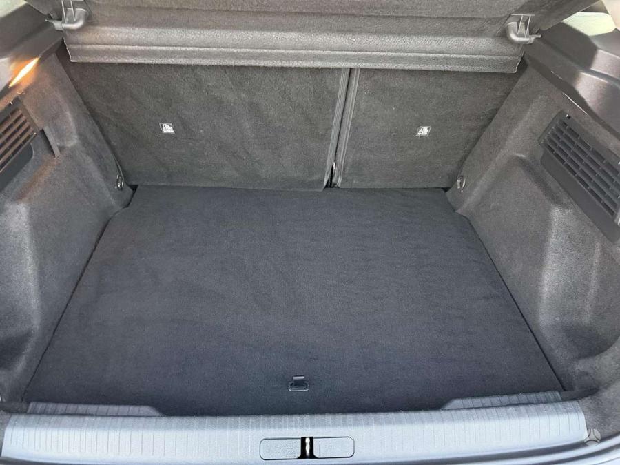 Grey Citroen C4 2022 in Marijampole, with an engine capacity of 1.20 L and mileage of 130 thousand km for 11979 €, photo 28 on AUTOMOTO.COM.LV