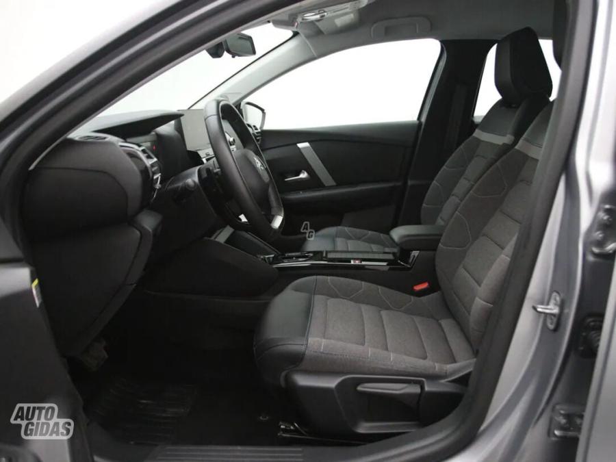 Grey Citroen C4 2023 in Vilnius, with an engine capacity of 1.50 L and mileage of 106 thousand km for 16199 €, photo 5 on AUTOMOTO.COM.LV