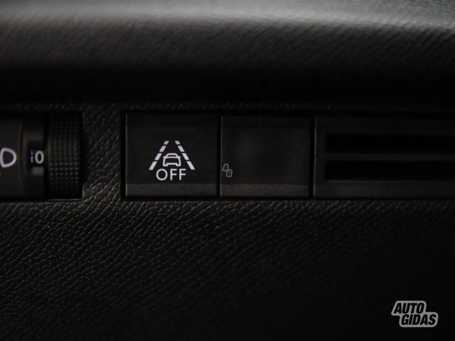 Grey Citroen C4 2023 in Vilnius, with an engine capacity of 1.50 L and mileage of 106 thousand km for 16199 €, photo 32 on AUTOMOTO.COM.LV