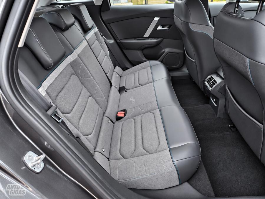 Pelēks Citroen C4 2023 Viļņa, ar dzinēja tilpumu 1.50 L un nobraukumu 36 tūkst. km par 14950 €, foto 22 vietnē AUTOMOTO.COM.LV