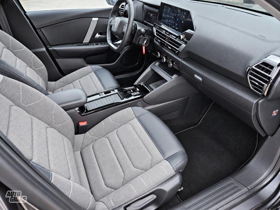 Pelēks Citroen C4 2023 Viļņa, ar dzinēja tilpumu 1.50 L un nobraukumu 36 tūkst. km par 14950 €, foto 23 vietnē AUTOMOTO.COM.LV